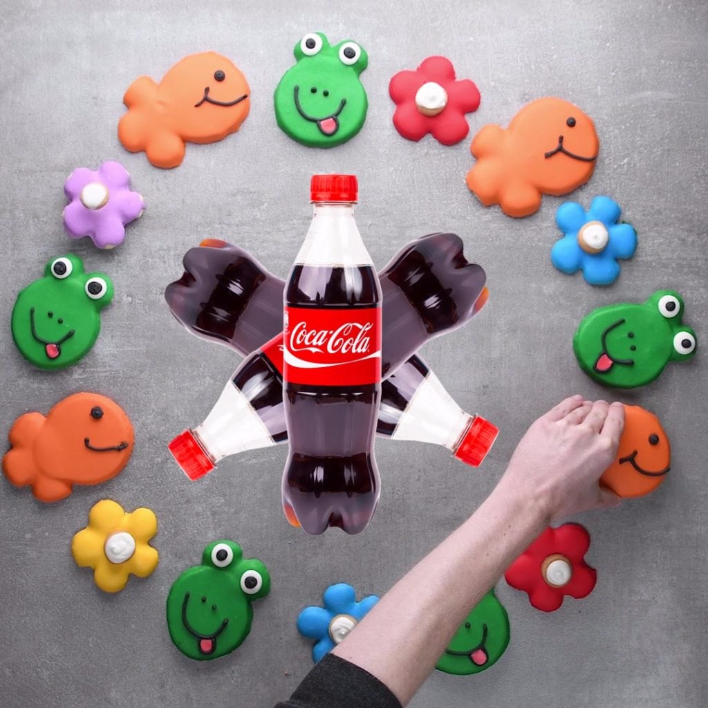 4 Deliciously Clever Dessert Hacks Using A... Coke Bottle?!