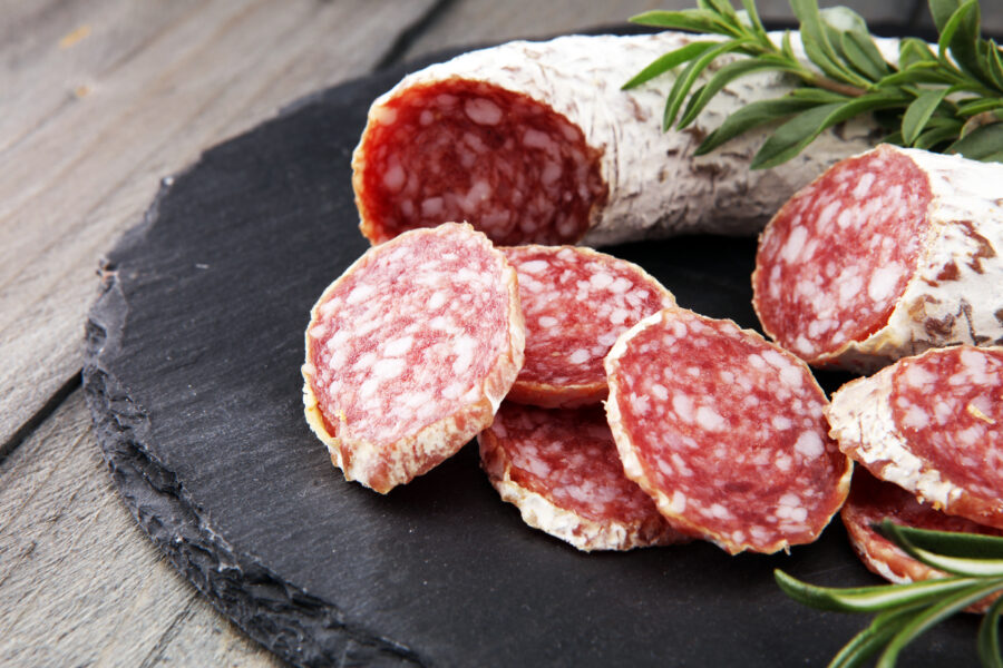 ¿De qué está hecho el pepperoni? Conociendo sus variedades