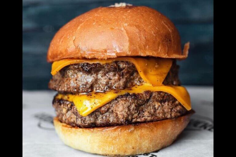 The Ultimate List: 30 Best Fast Food Burgers of 2024 - So Yummy - Video ...