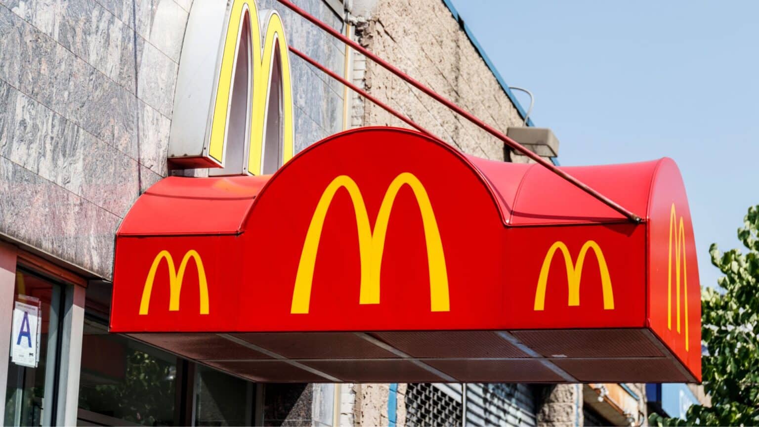 The McRib is Back at McDonald's - So Yummy - Video Recipes, Easy Dinner ...