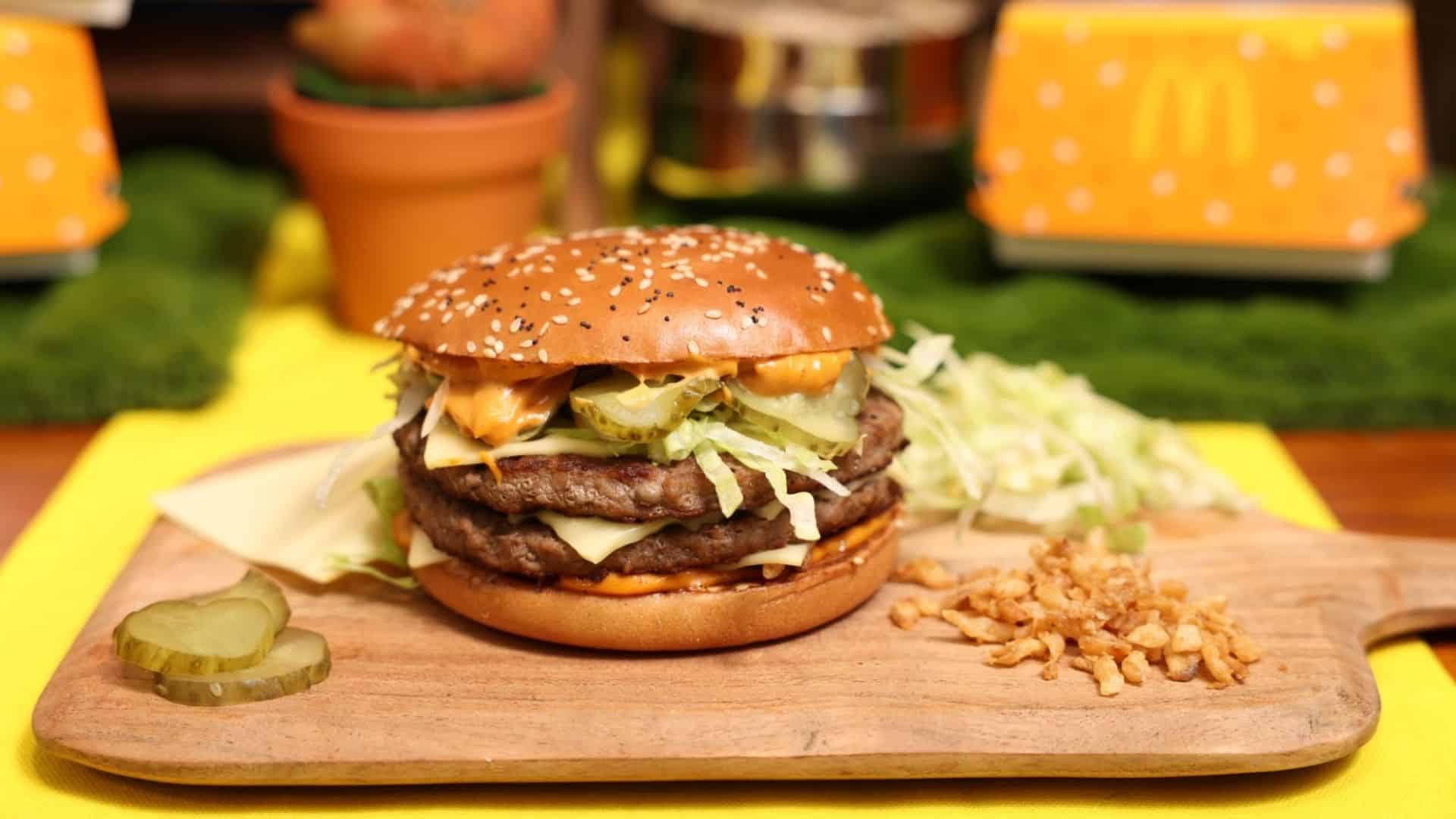 McDonald's Biggest Burger Ever Heads to the U.S. And Clocks in at 1,057 ...