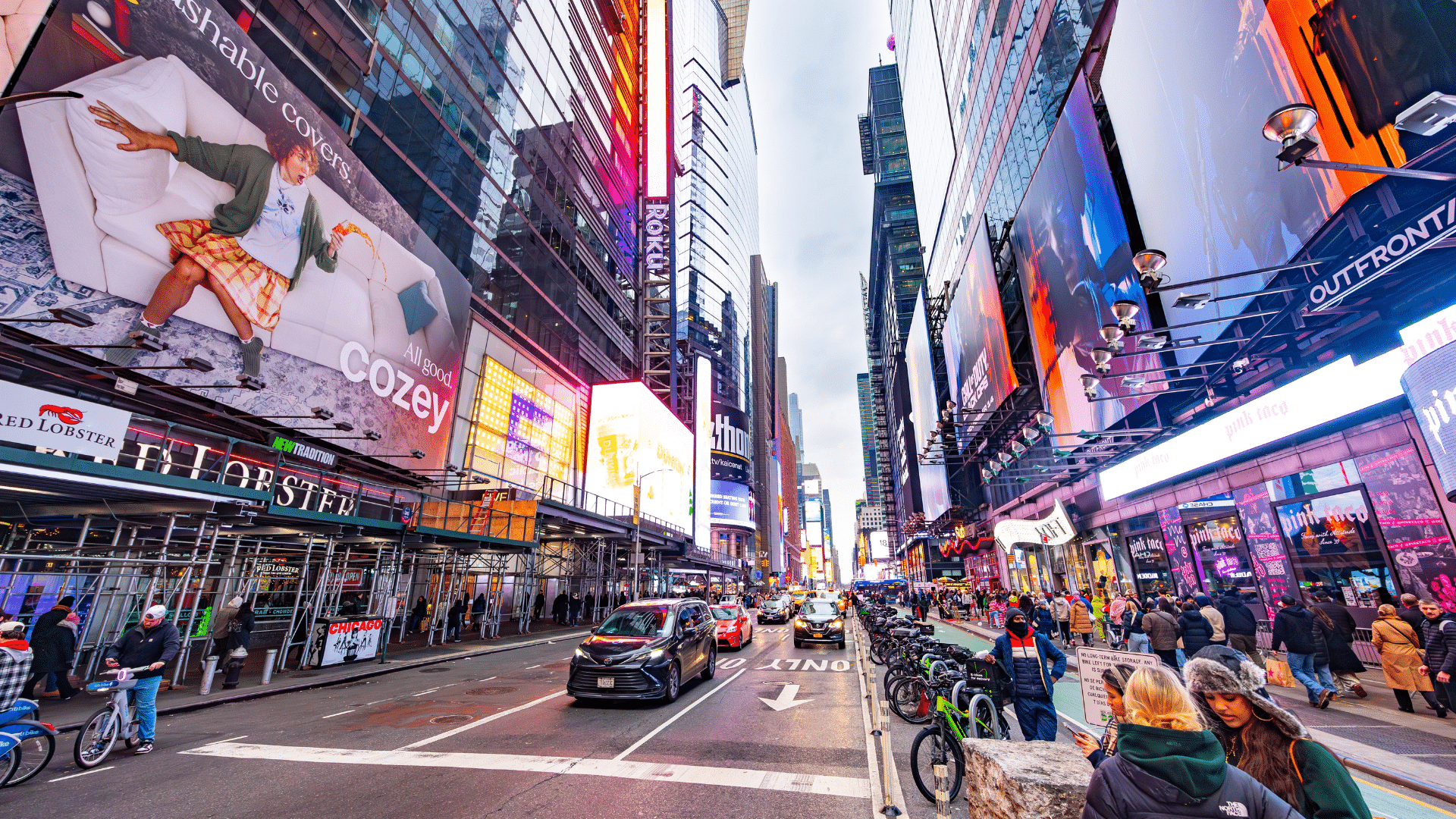 Red Lobster Is Closing Its Iconic Times Square Restaurant After 23 ...